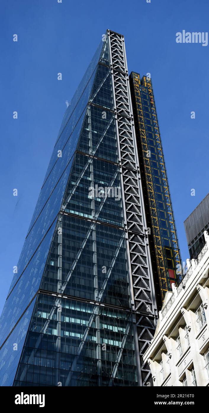 122 Leadenhall Street, or the Leadenhall Building, a 225 m tall ...