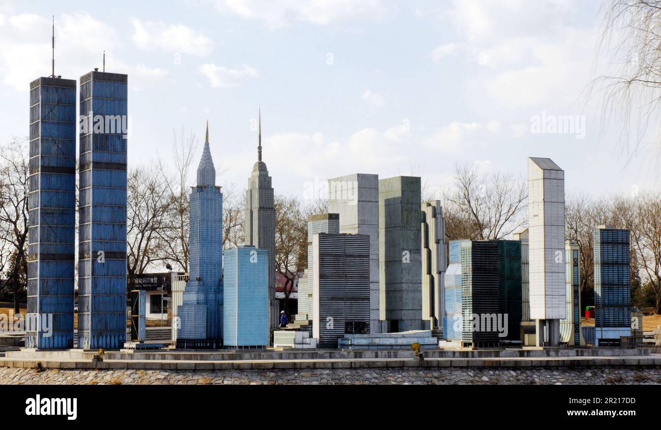 A replica of Manhattan, New York, with the Twin Trade Towers and Empire ...