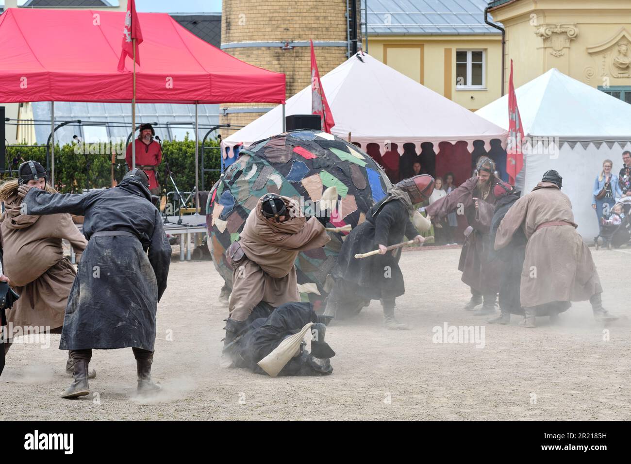 14 monks hi-res stock photography and images - Alamy