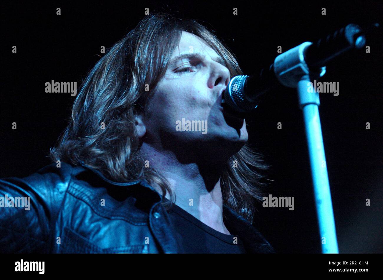 Milan Italy 2004-11-04 : Joe Tempest singer of Europe live concert at ...