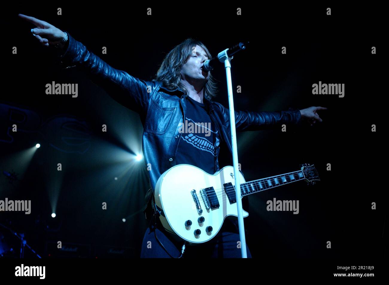 Milan Italy 2004-11-04 : Joe Tempest singer of Europe live concert at ...