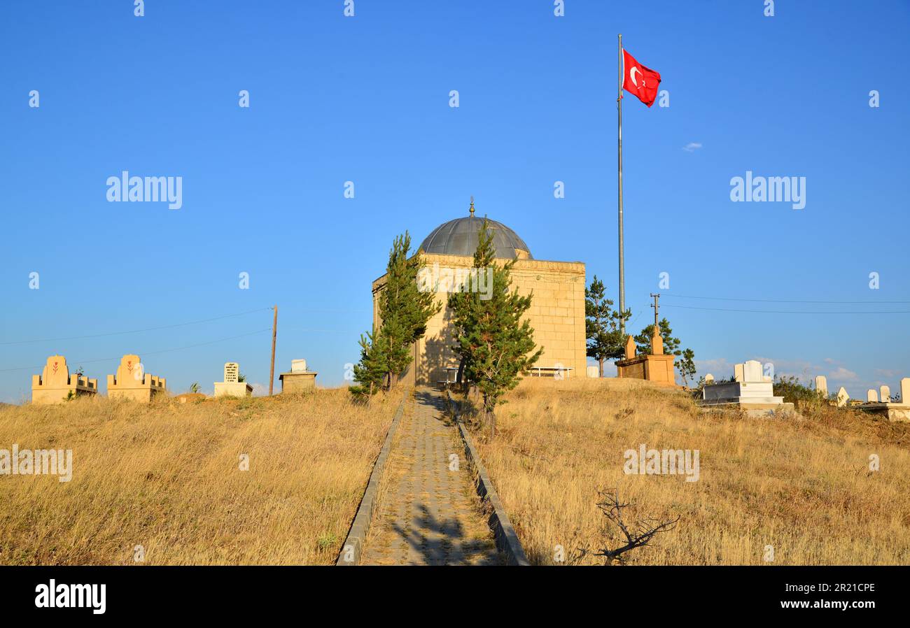 Oslu Baba Tomb in Bayburt, Turkey Stock Photo - Alamy