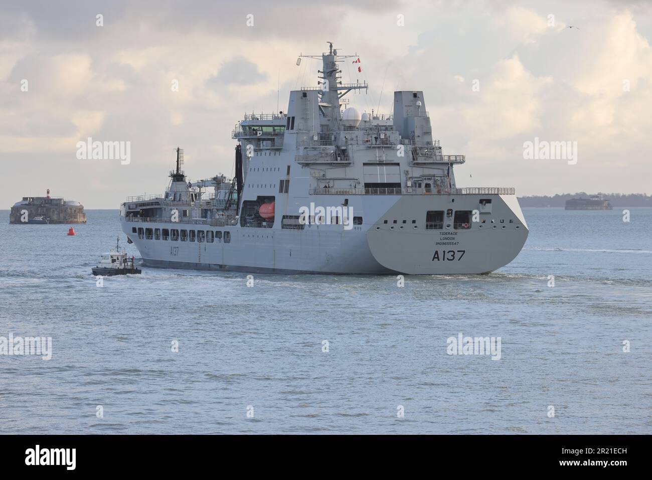 The Royal Fleet Auxiliary replenishment tanker RFA TIDERACE (A137 ...