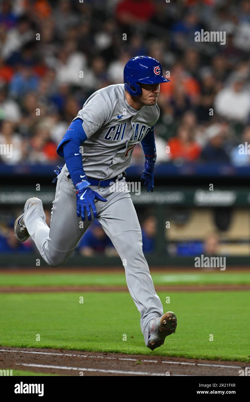 Chicago Cubs center fielder Cody Bellinger (24) runs to first base in ...