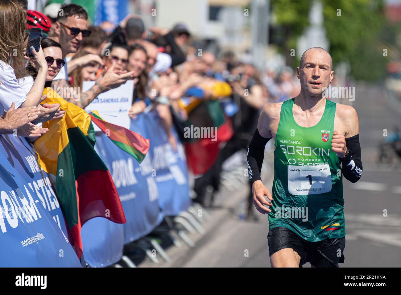 100 km run hi-res stock photography and images - Alamy