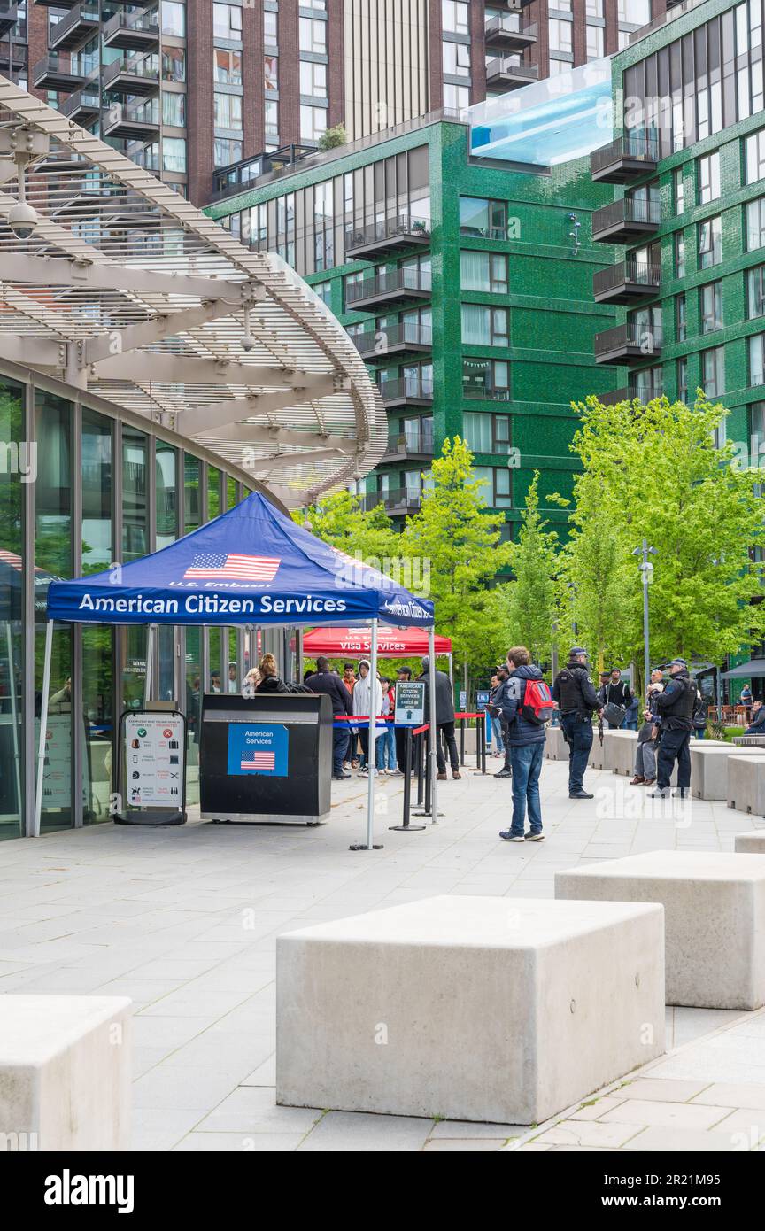 Covered exterior check-in reception position for American citizens ...