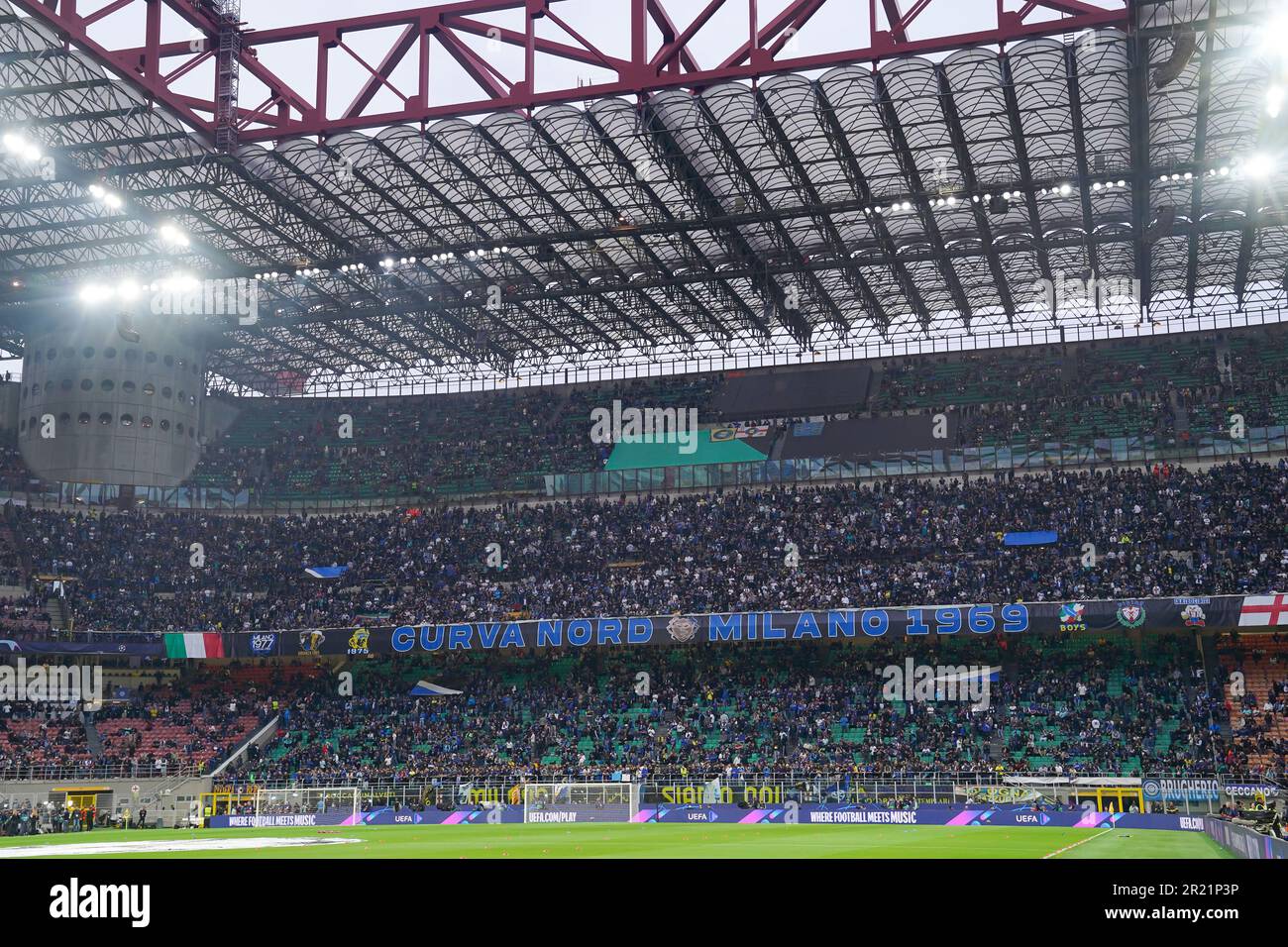 Curva nord inter hi-res stock photography and images - Alamy