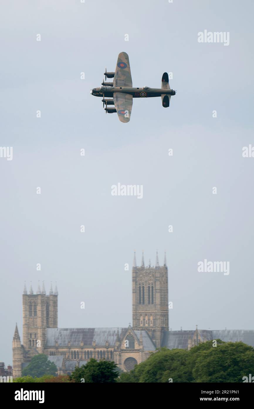 The UK's only airworthy Lancaster bomber, PA474, passes over Lincoln ...