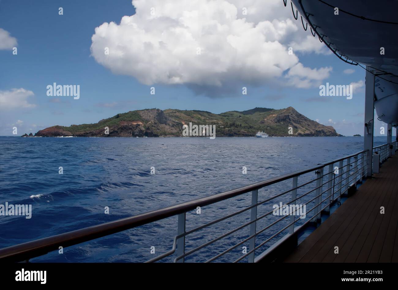 Overseas arrival hi-res stock photography and images - Alamy