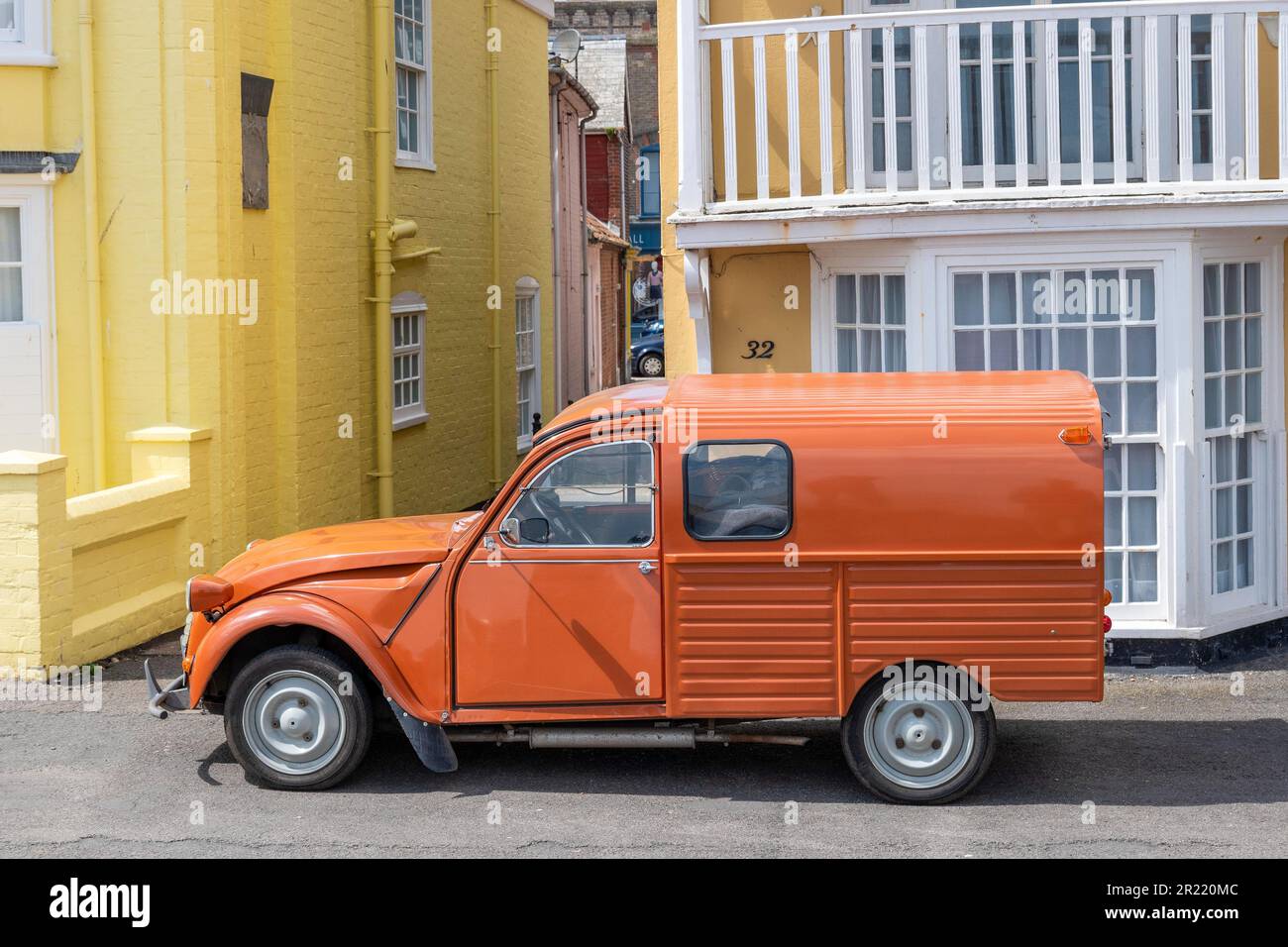 Orange van hi-res stock photography and images - Alamy