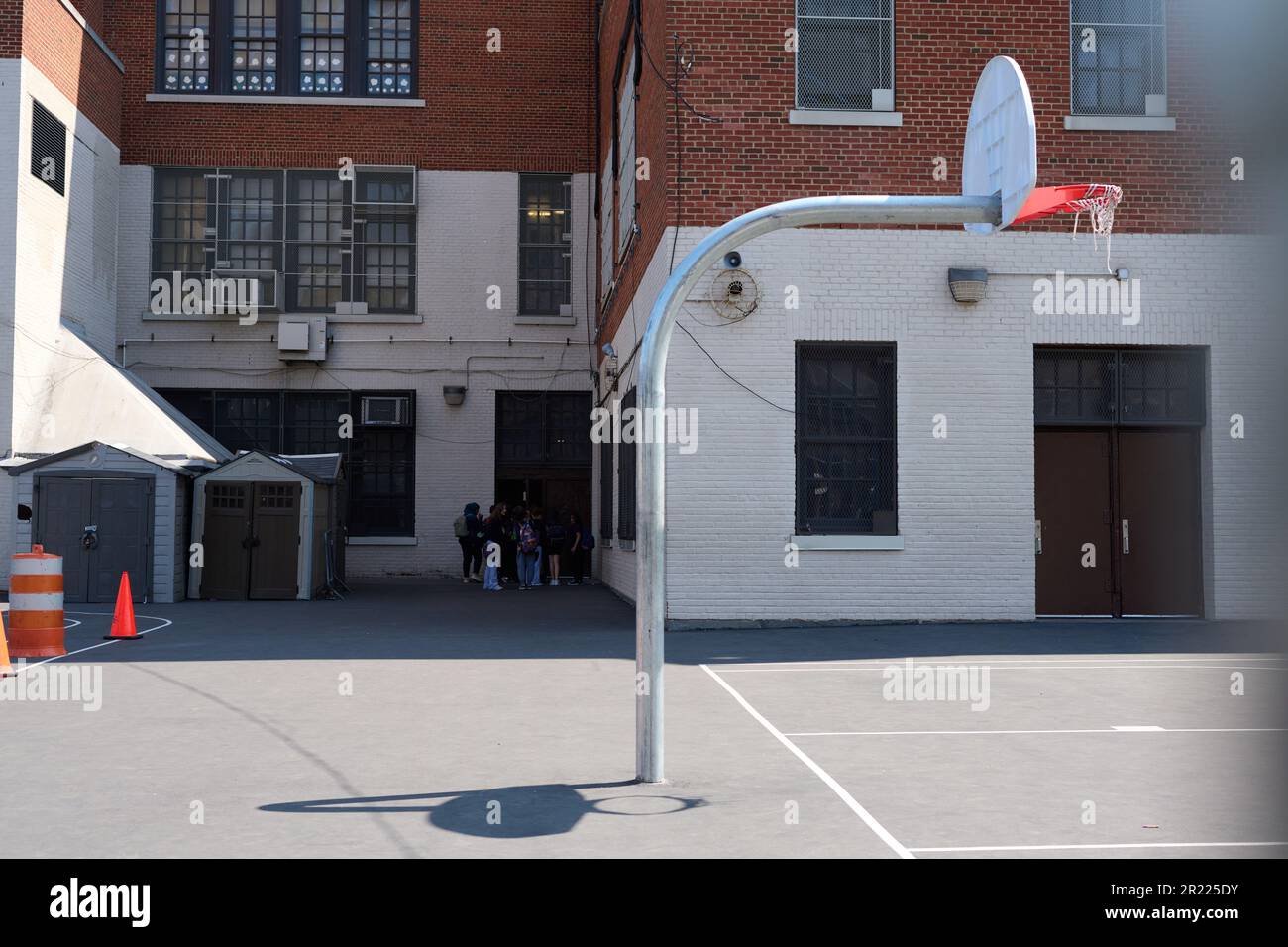 20230516 ednaleshowitz ps17 23 hi-res stock photography and images - Alamy