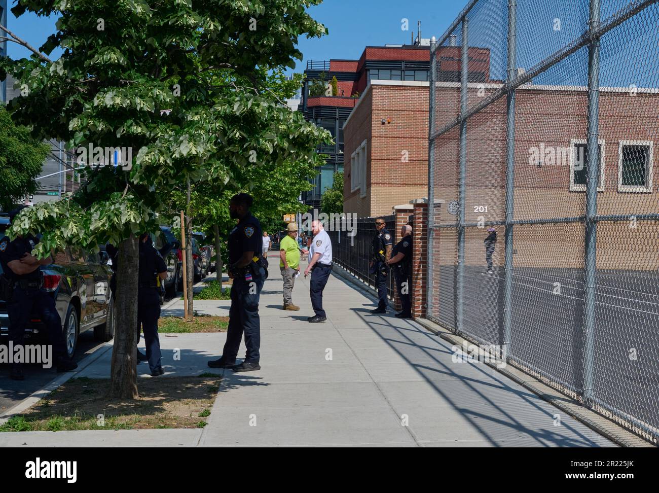 20230516 ednaleshowitz ps17 23 hi-res stock photography and images - Alamy