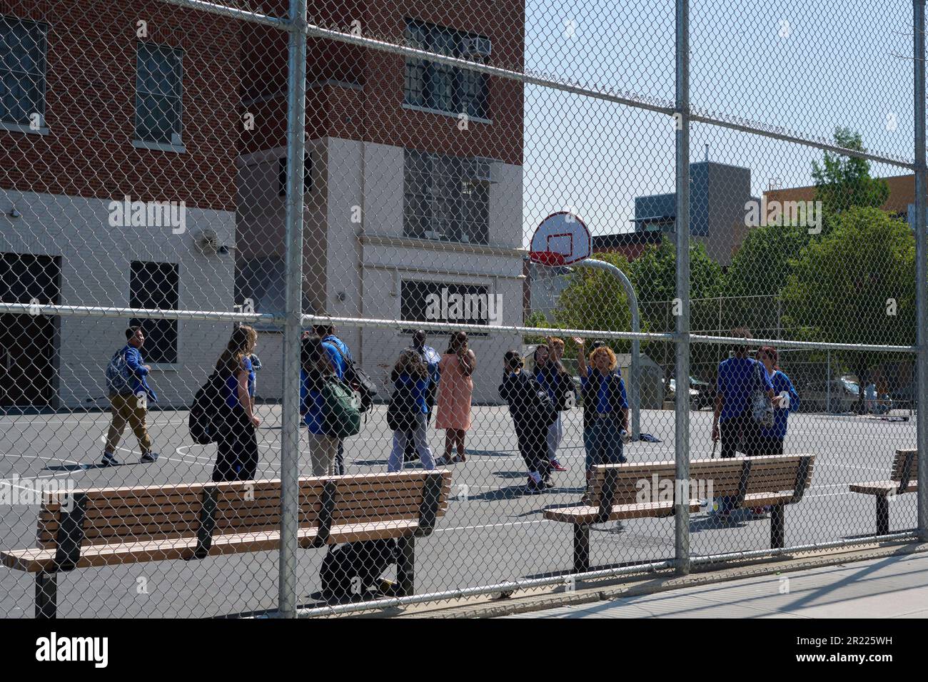 20230516 ednaleshowitz ps17 23 hi-res stock photography and images - Alamy