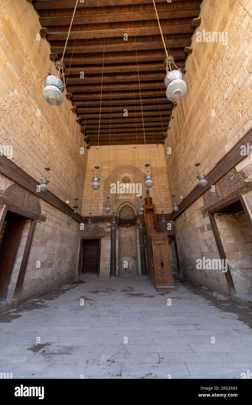 Interior of an old mosque in old Cairo Stock Photo - Alamy