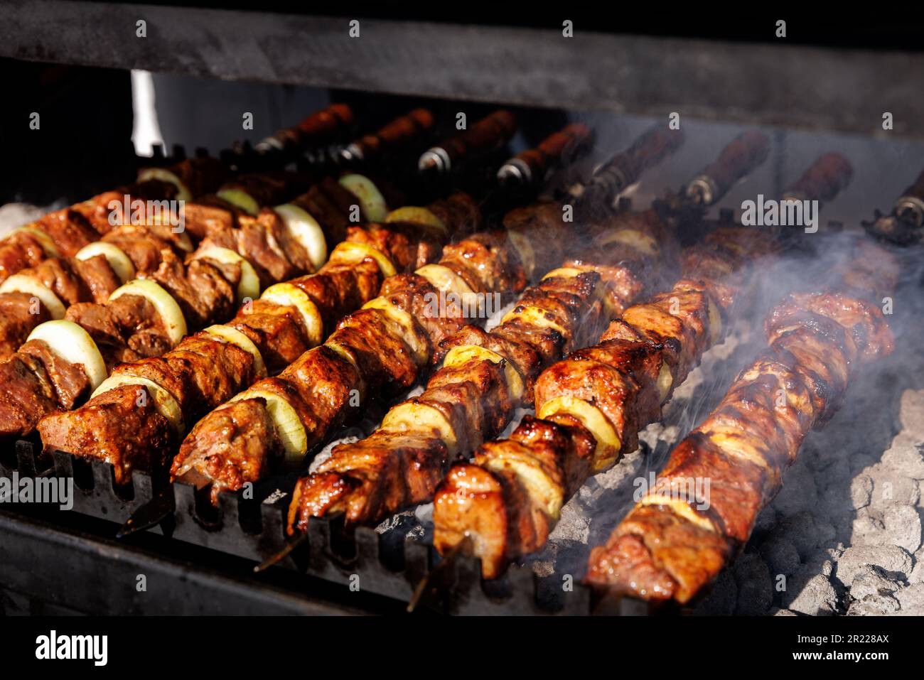 Hot coals background grilling hi-res stock photography and images - Alamy
