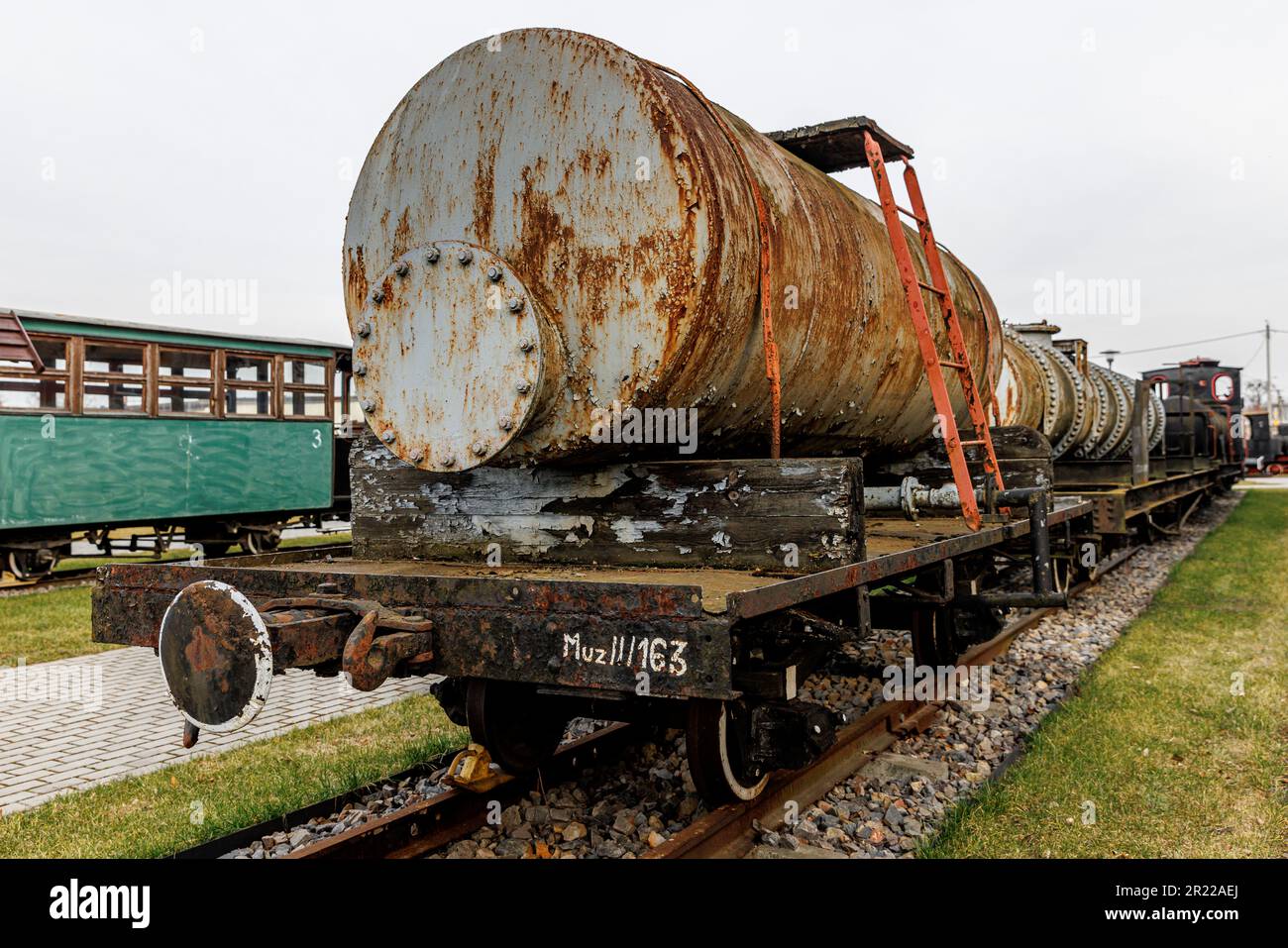 Old rusty railway tank car Stock Photo - Alamy