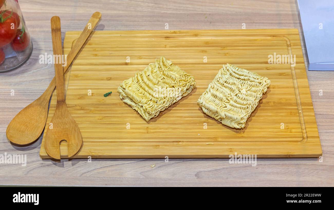 Block dried instant noodles hi-res stock photography and images - Alamy