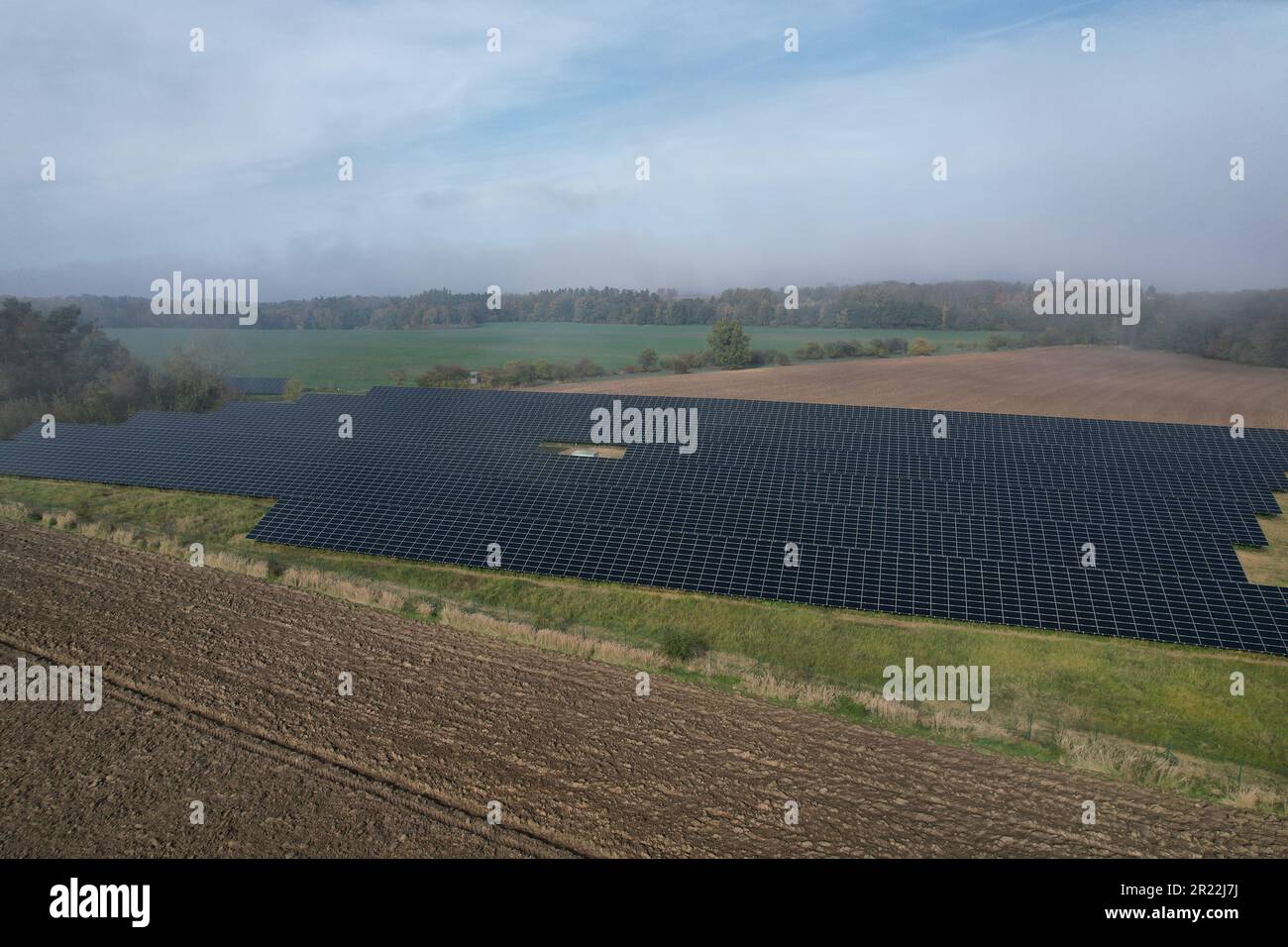Modern solar power plant, photovoltaic panels green energy electricity ...