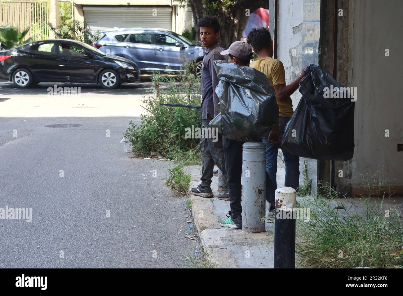Beirut lebanon christian muslims poverty line syrian refugees c hi-res ...