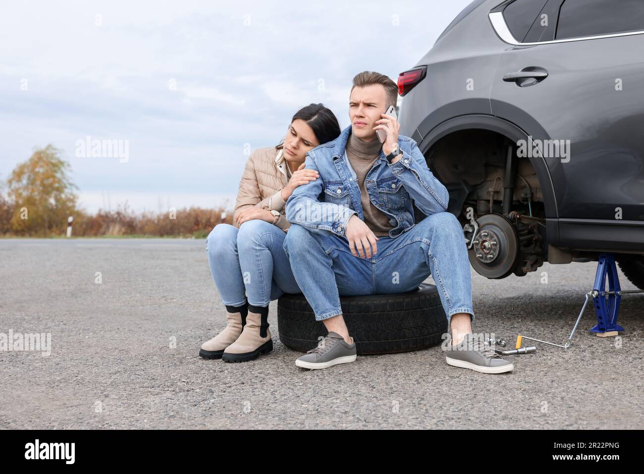 Man upset woman new boyfriend hi-res stock photography and images - Alamy