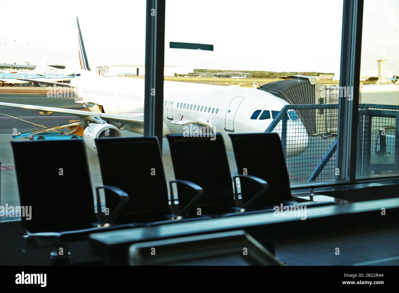 Row of seats and passengers in an airplane hi-res stock photography and ...