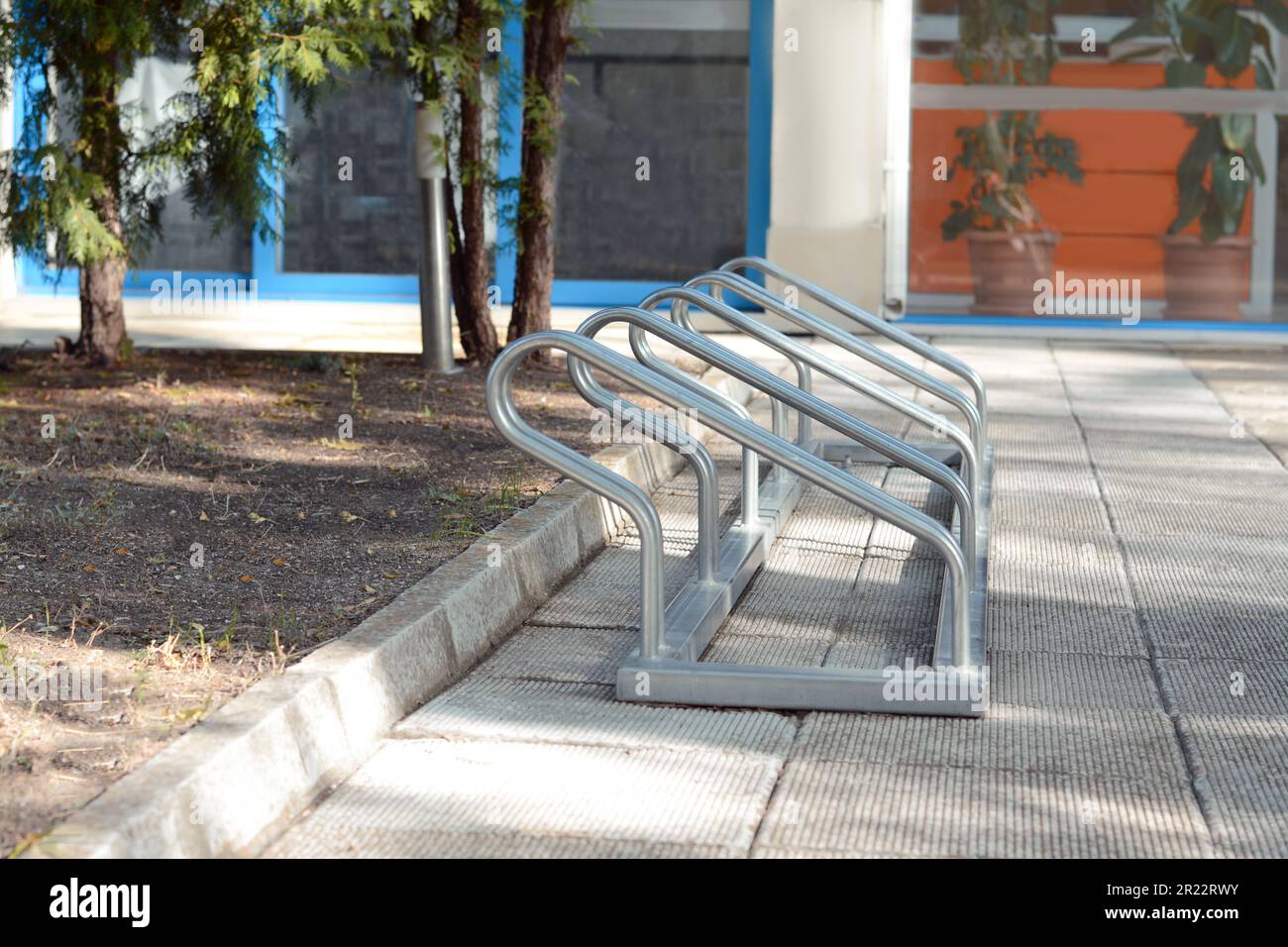 Simple shape bicycle rack hi-res stock photography and images - Alamy