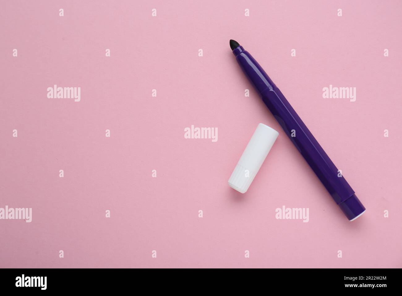 Purple permanent marker hi-res stock photography and images - Alamy