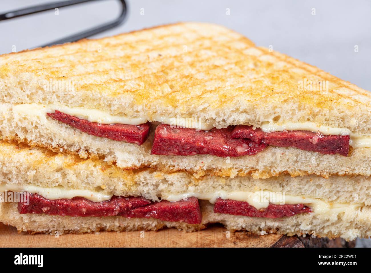 Turkish toast, mixed toast with cheddar cheese, sausage and ham, with ...