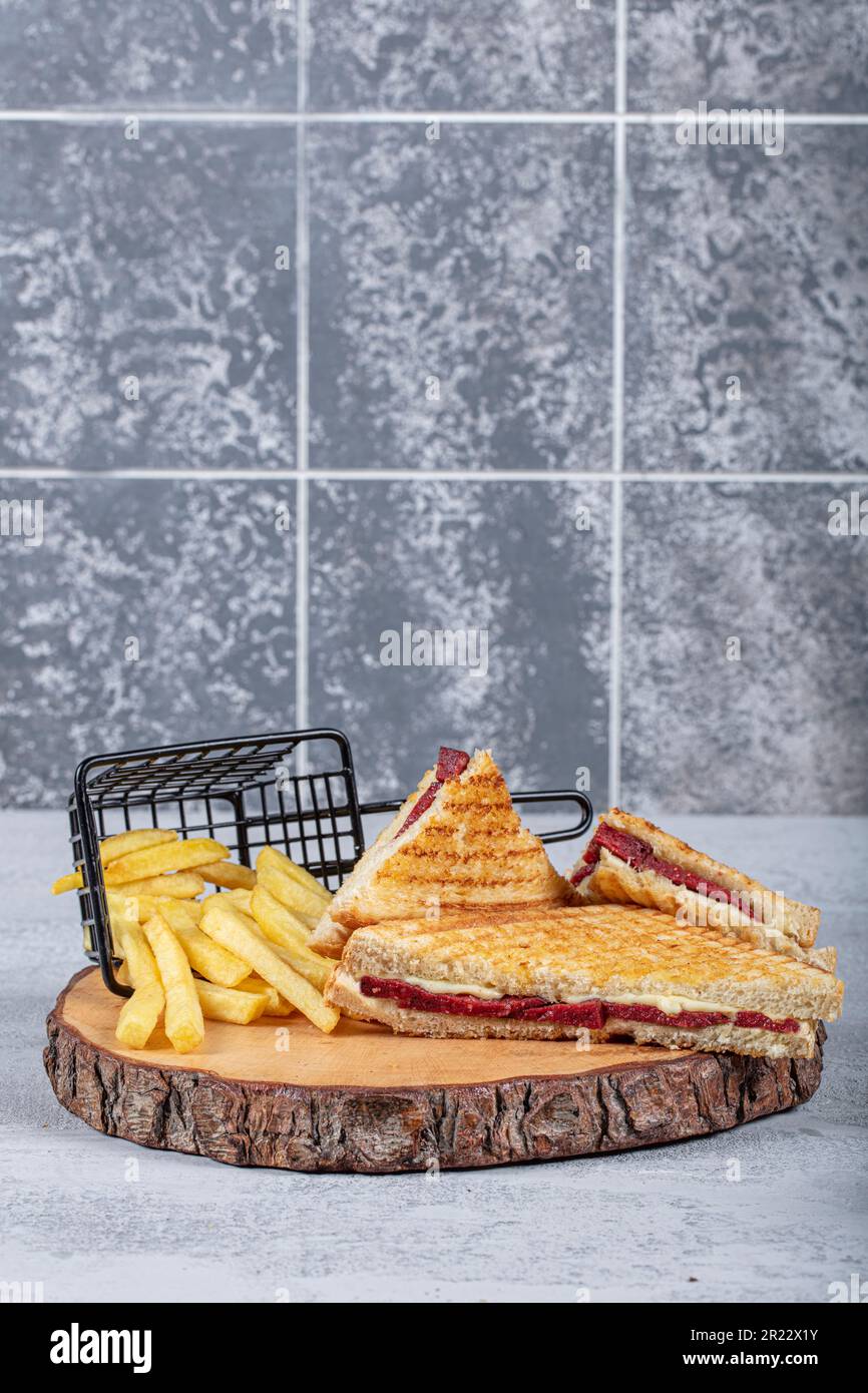 Turkish toast, mixed toast with cheddar cheese, sausage and ham, with ...