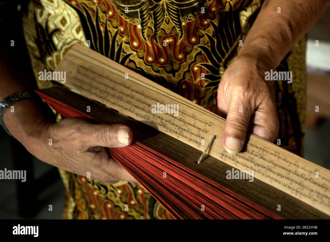 Balinese manuscripts hi-res stock photography and images - Alamy