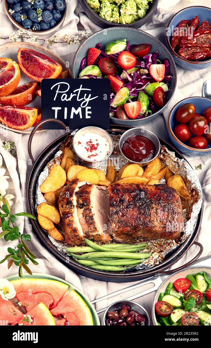 Overhead summer dinner party hi-res stock photography and images - Alamy