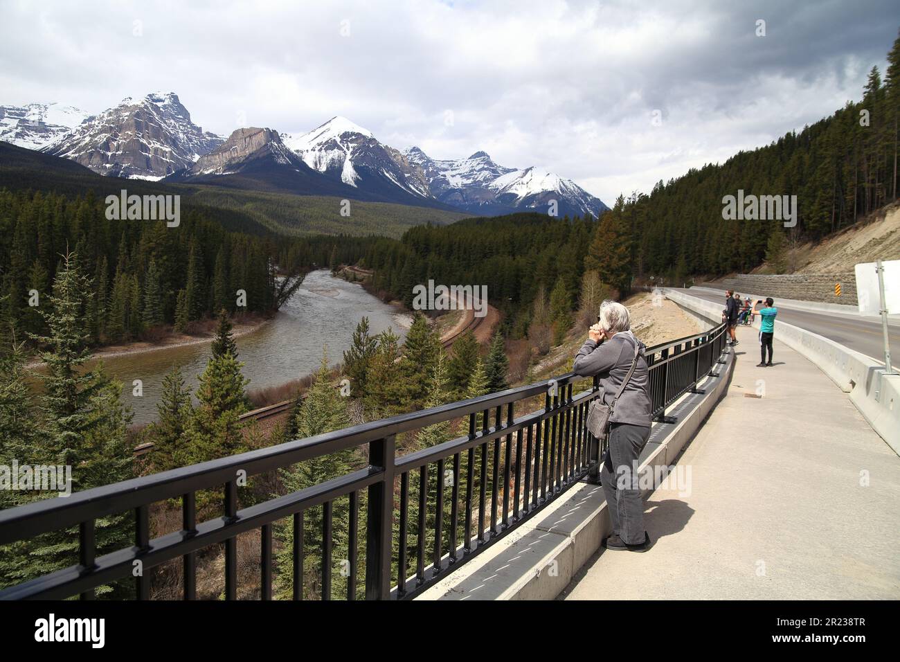Morant's Curve on highway 1A between Banff and Lake Louise is a famous ...