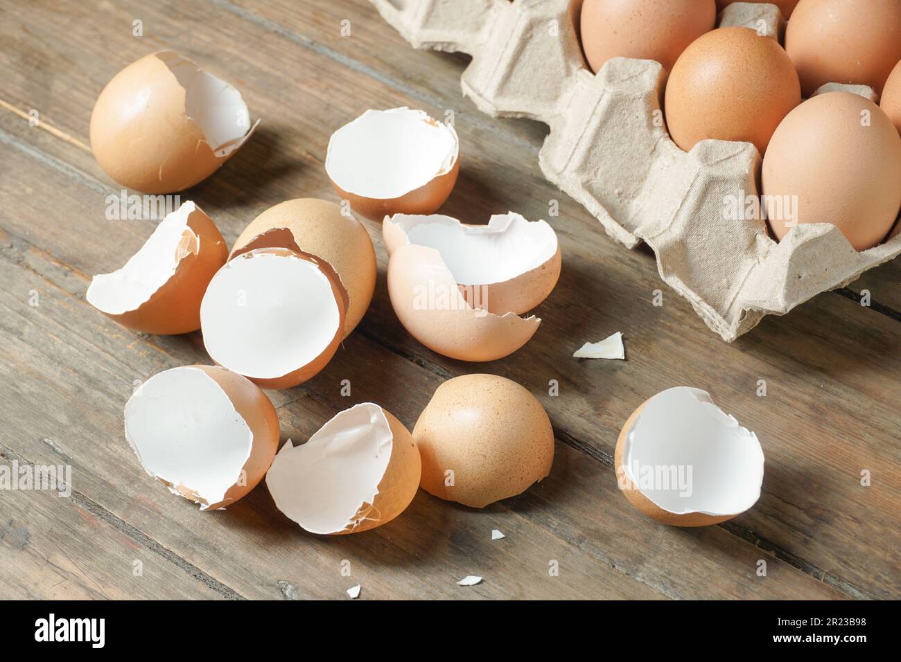 Eggs a pallet hi-res stock photography and images - Alamy