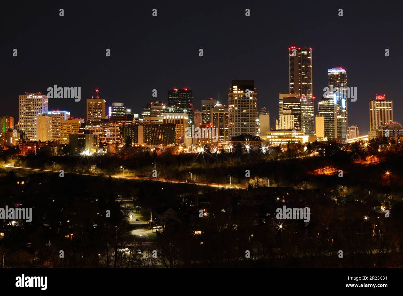 Midnight street traffic lights hi-res stock photography and images - Alamy