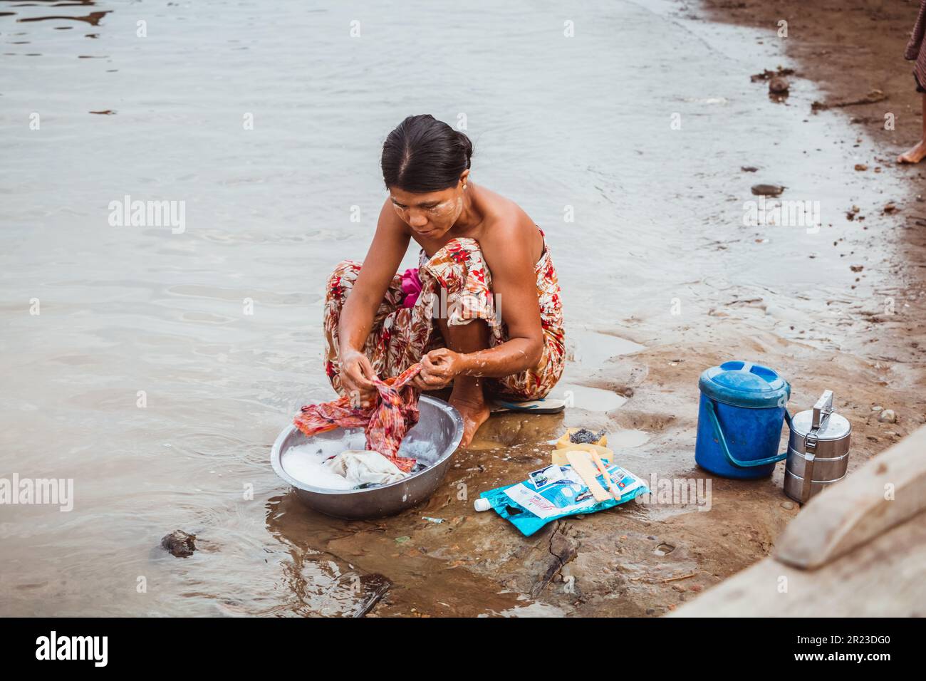 Lady washing clothes in india hi-res stock photography and images - Alamy