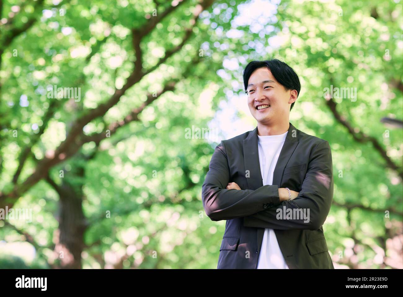 Japanese man portrait in downtown Tokyo Stock Photo - Alamy