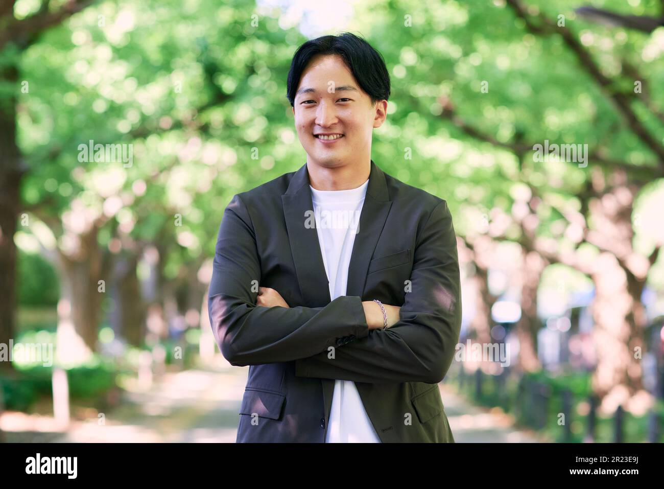 Japanese man portrait in downtown Tokyo Stock Photo - Alamy