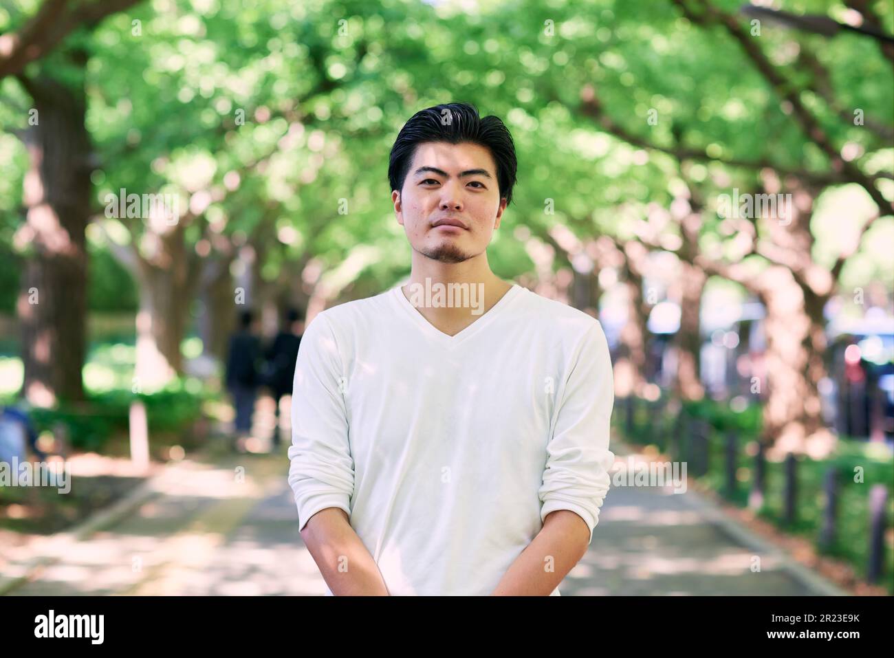 Japanese man portrait in downtown Tokyo Stock Photo - Alamy