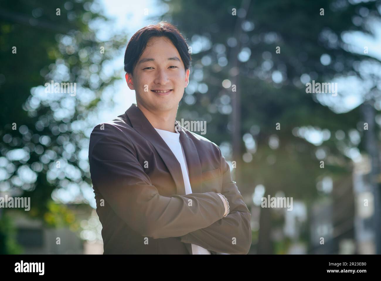 Japanese man portrait in downtown Tokyo Stock Photo - Alamy