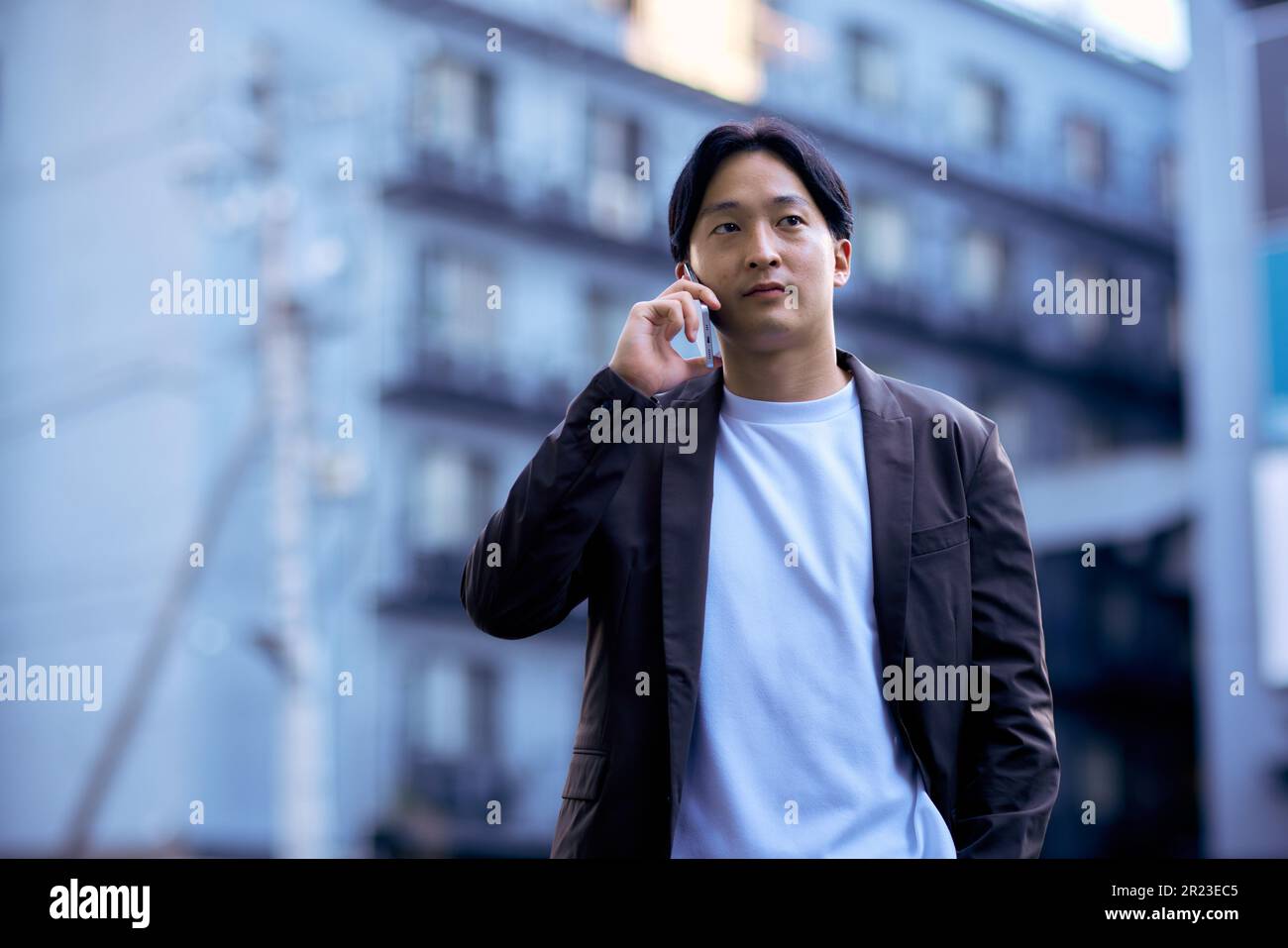 Japanese man portrait in downtown Tokyo Stock Photo - Alamy