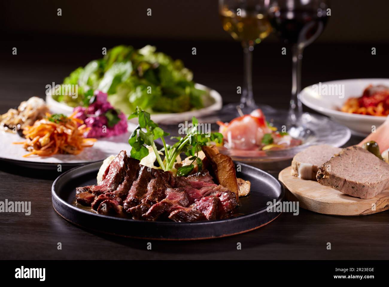 Full pate hi-res stock photography and images - Alamy