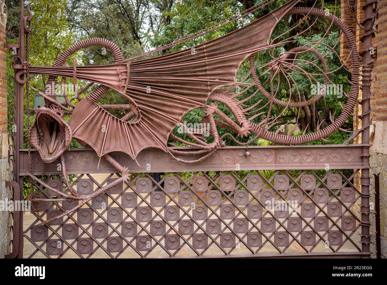 Monument wrought iron fence hi-res stock photography and images - Alamy