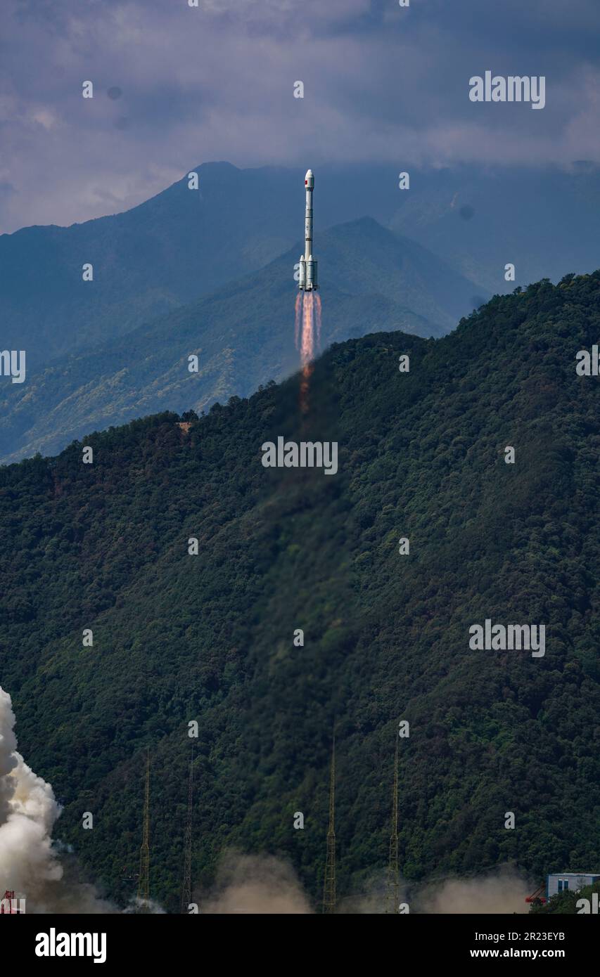Long march 10 rocket hi-res stock photography and images - Alamy