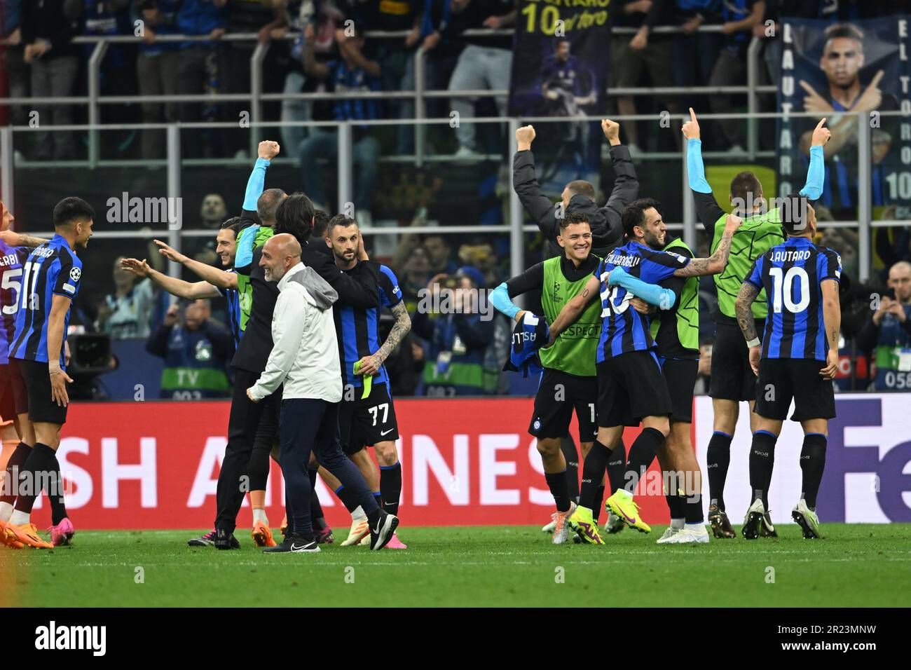 Final joy (Inter) during the UEFA Champions League 2022 2023 match ...
