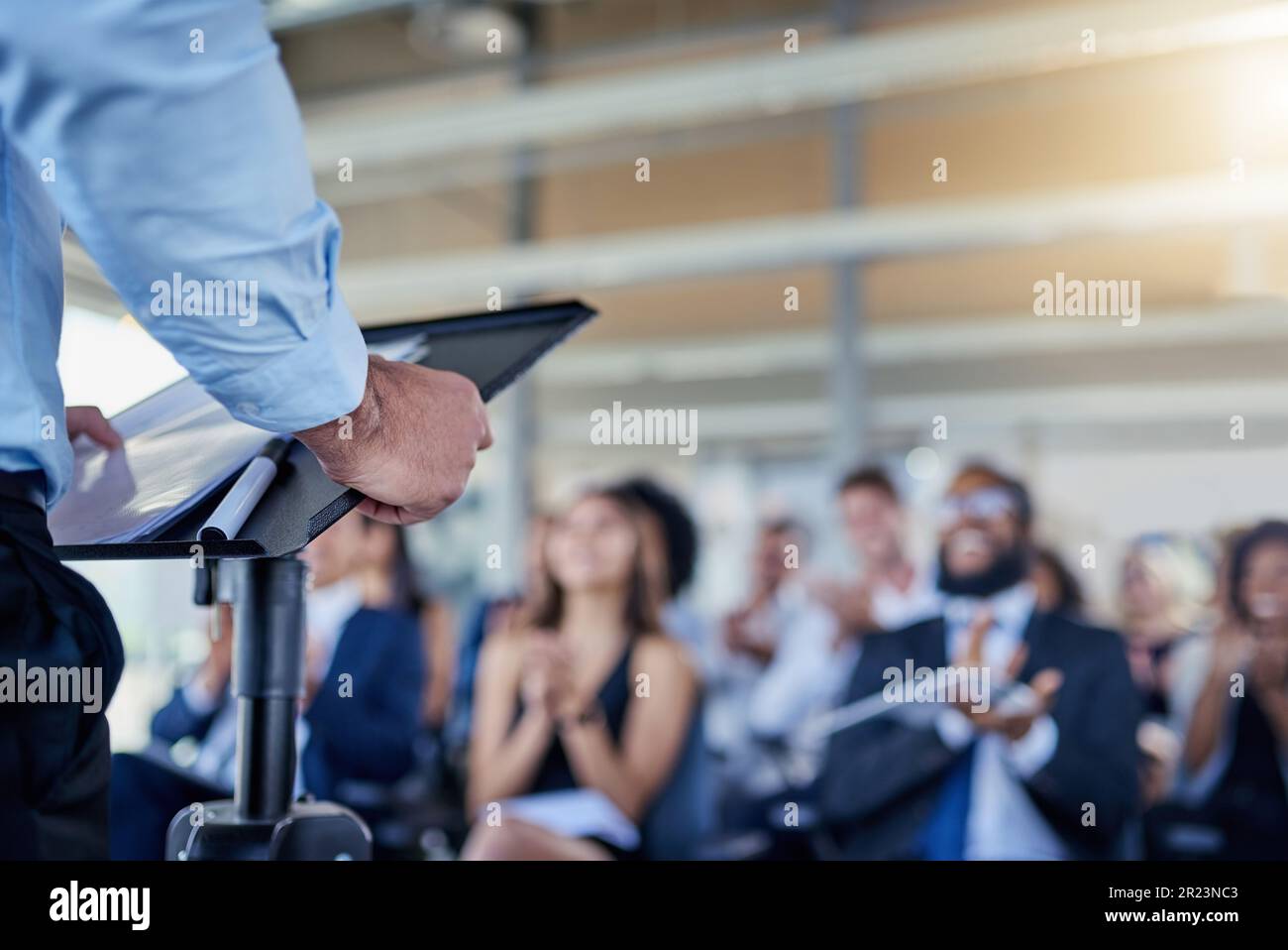 Crowd speaker hi-res stock photography and images - Alamy