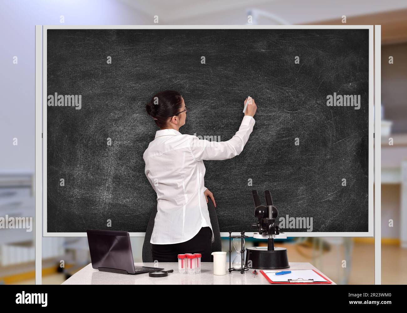 Laboratory equipment drawing hi-res stock photography and images - Alamy