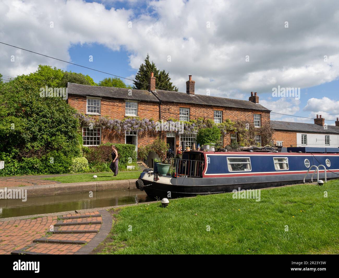 Narrowboat on the Grand Union canal at Whilton Locks, Northamptonshire ...