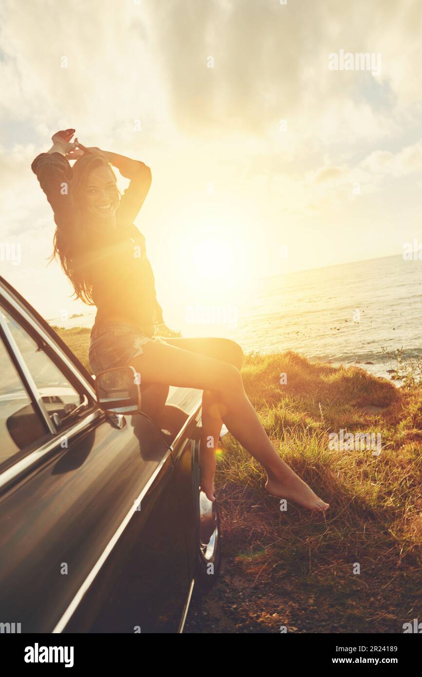 Sitting on the car bonnet hi-res stock photography and images - Alamy