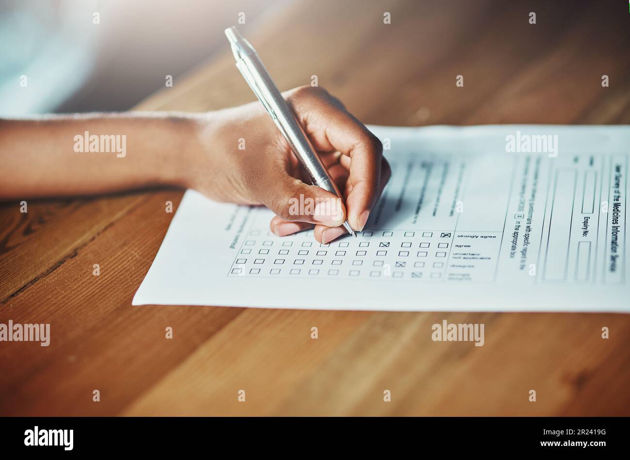 Woman filling checklist table hi-res stock photography and images - Alamy