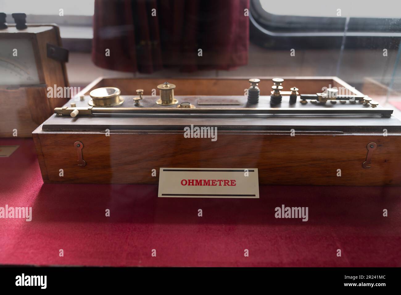 Antique vintage voltmeter hi-res stock photography and images - Alamy